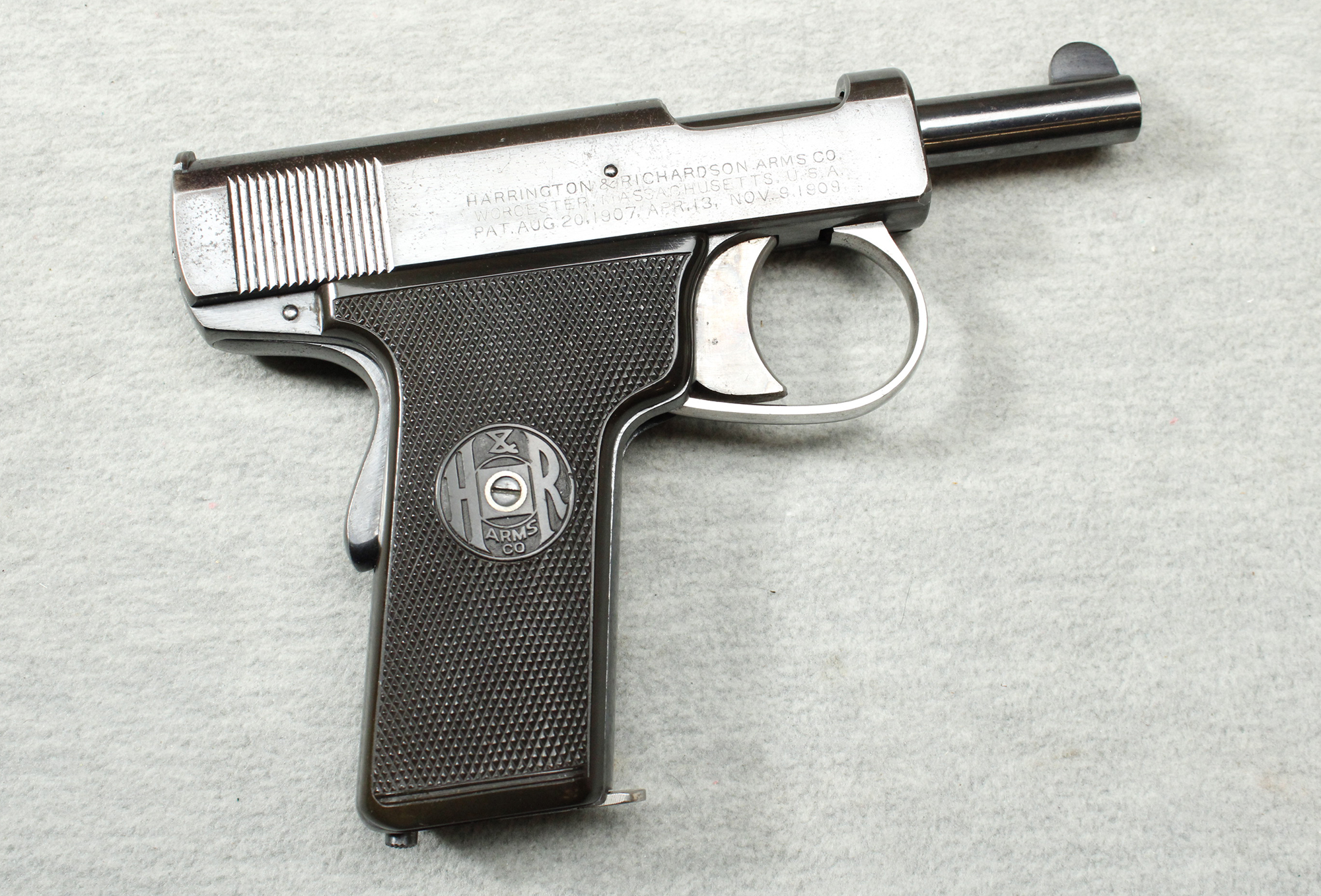 H&R ~ Self-Loading Pistol ~ .32 Caliber | Bass Pro Shops